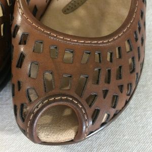 Rialto Comfort | Shoes | Rialto Comfort Wedge Peep Toe Sz 8m | Poshmark